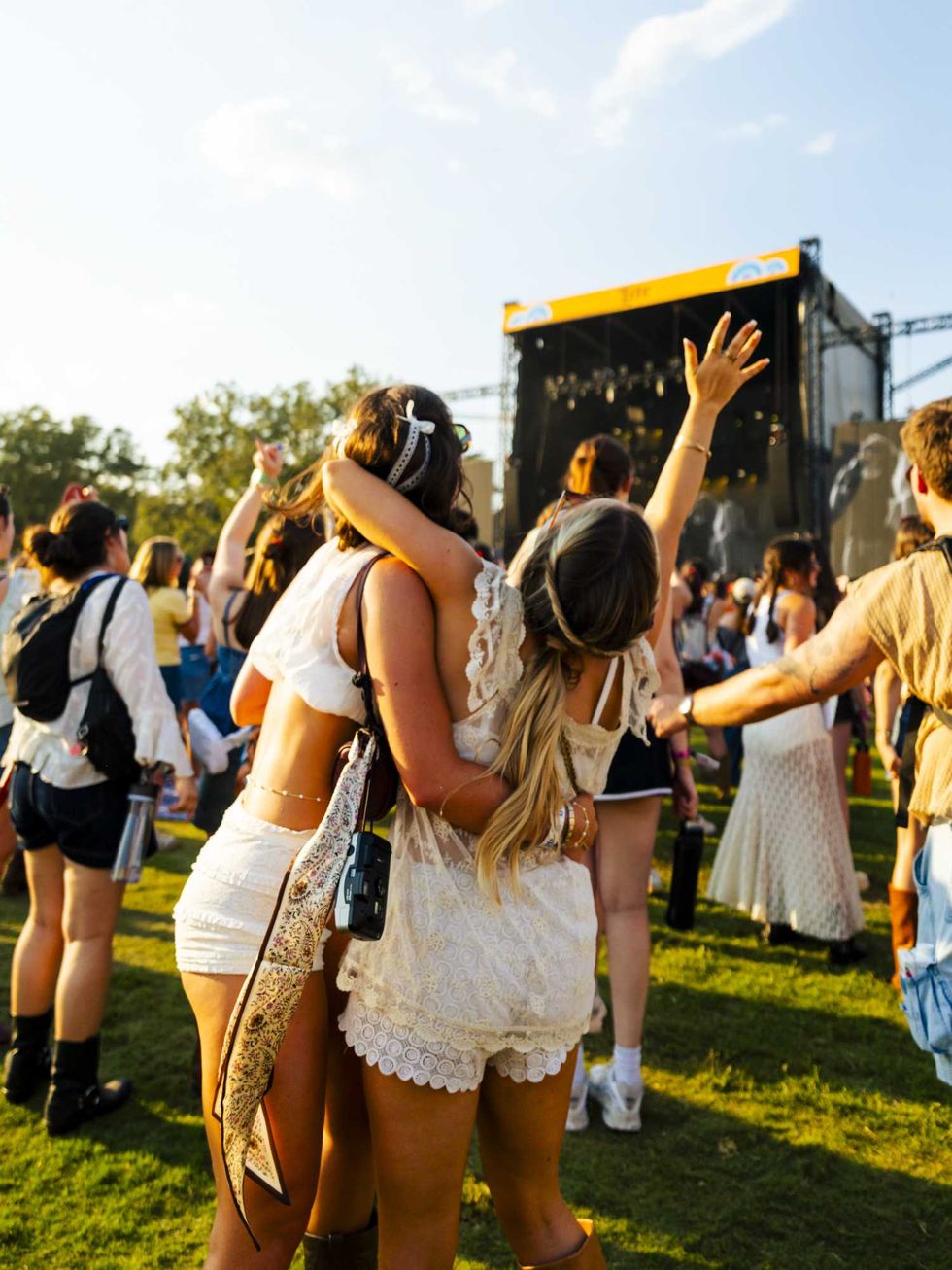 ACL Fest 2025 photos: Wet Leg flexes + The Dare brings the party ...