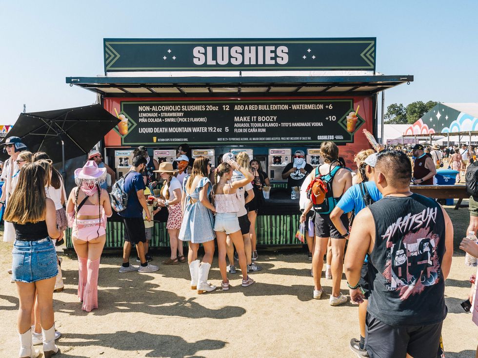 Massive new floating water park splashes into Austin this summer ...