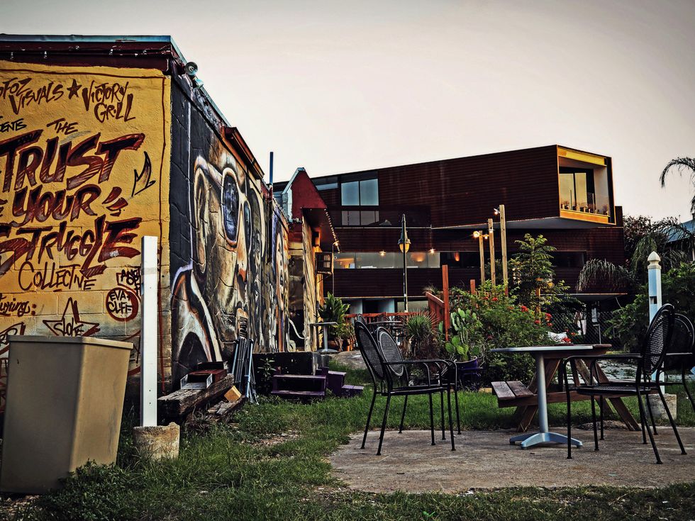 East Austin photography exhibit turns to face the strange changes ...