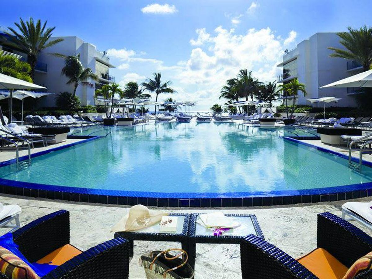 The elevated infinity pool at the Ritz-Carlton, South Beach ...